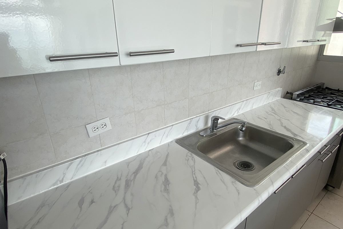 Instalación Vinyl Adhesivo para Interiores CoverStyl' - Mogart Panamá